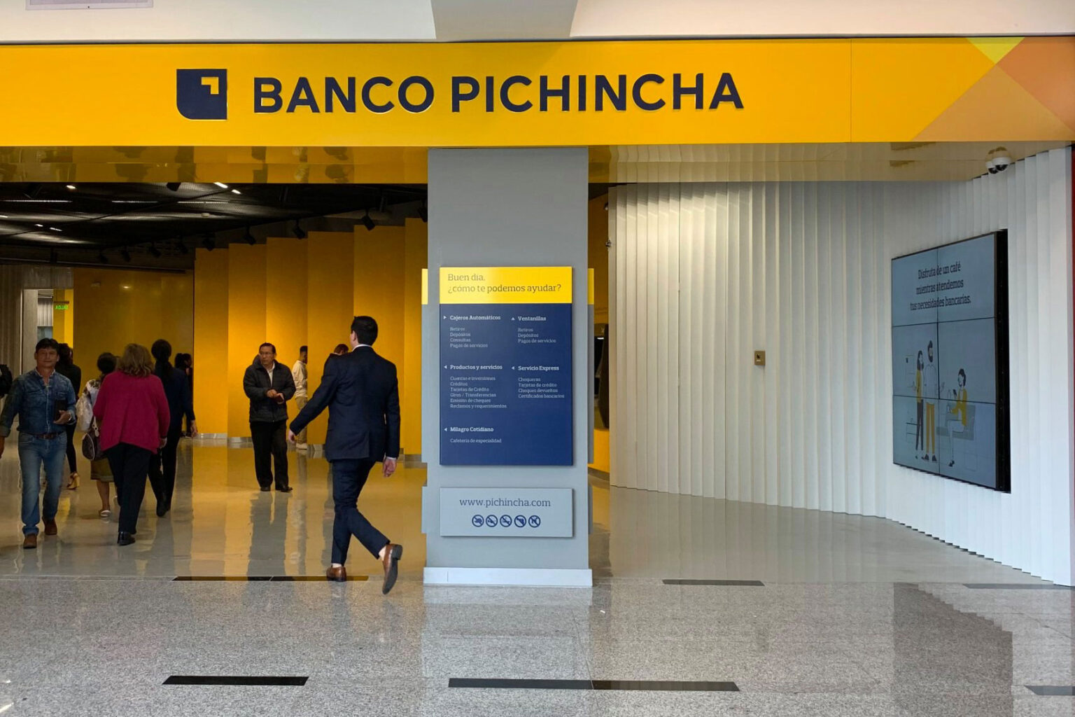 Banco Pichincha | façade using STACBOND ACP cladding
