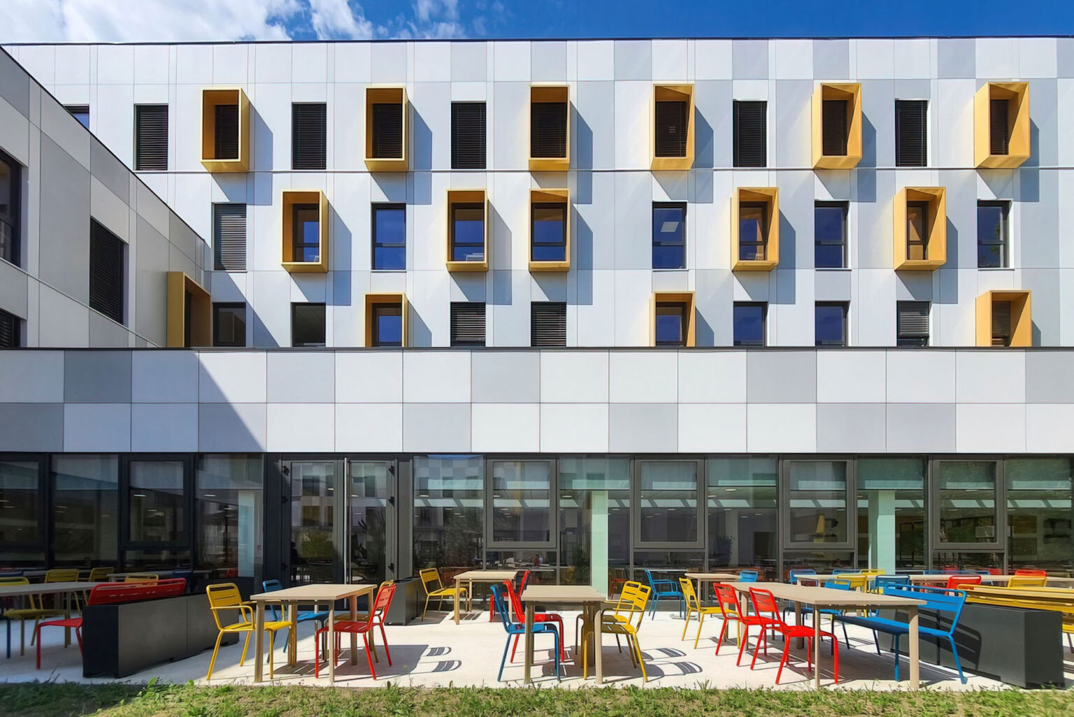 STACBOND FR – Fire-Retardant Aluminum Panels for Façades