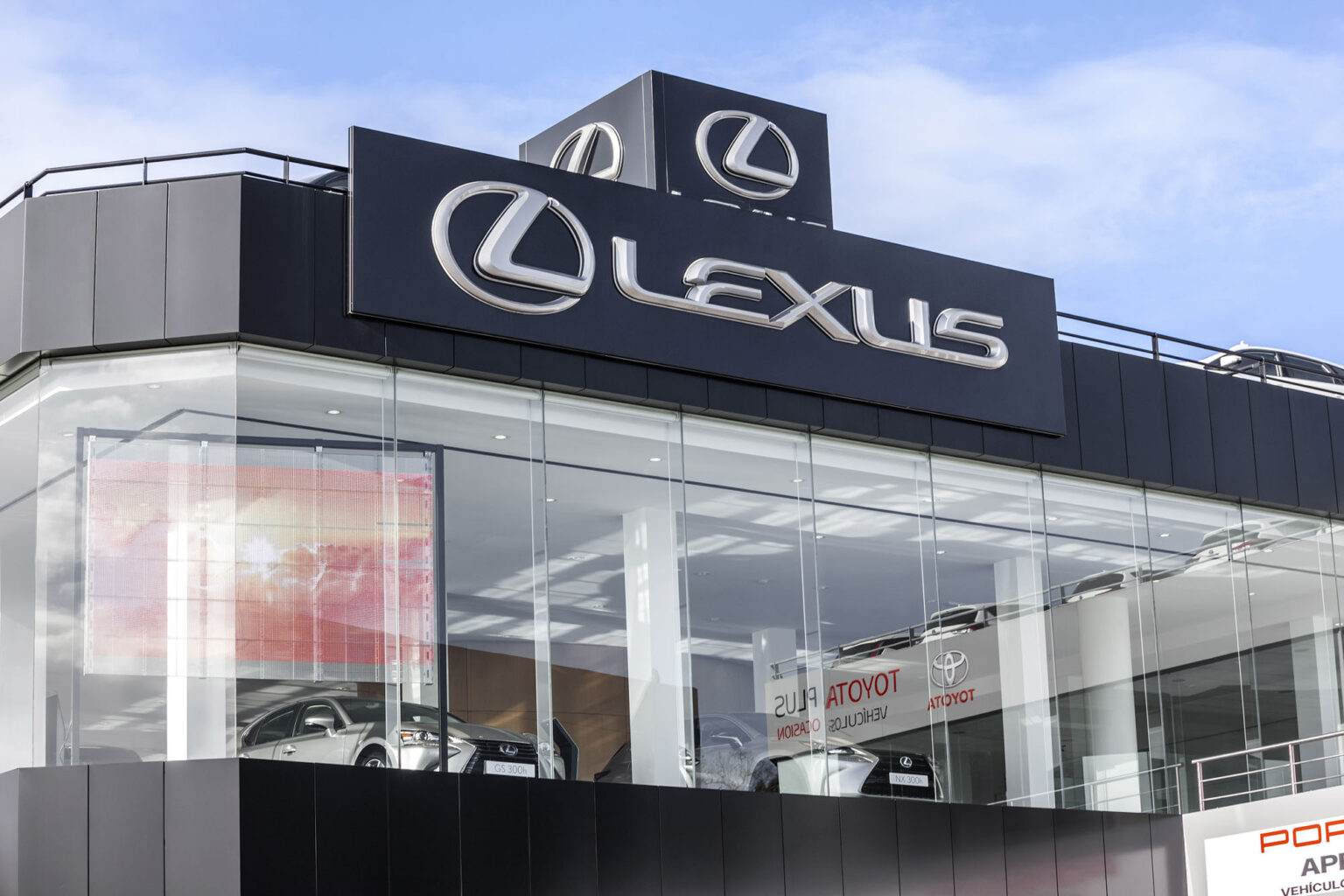 Lexus Showrooms | Project using STACBOND composite panels