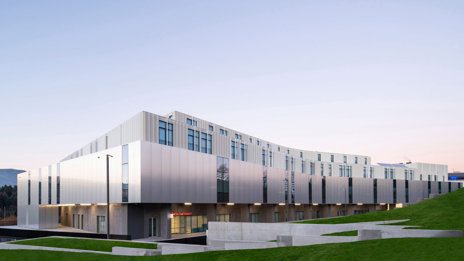 hospital trofa saúde | proyecto con panel composite STACBOND