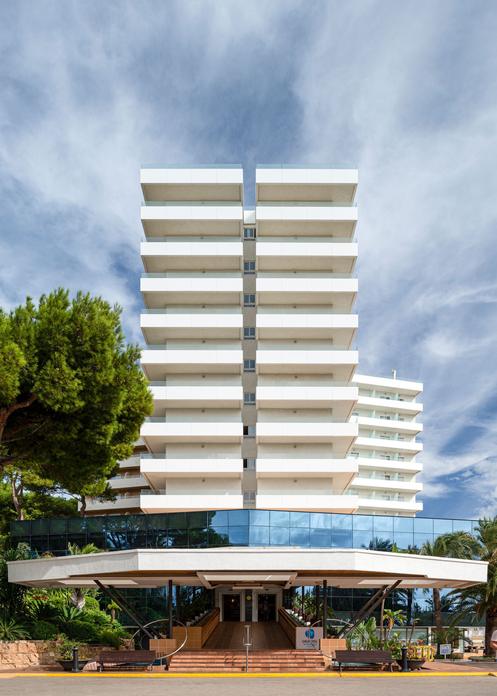 Hotel Taurus | façade using STACBOND ACP cladding