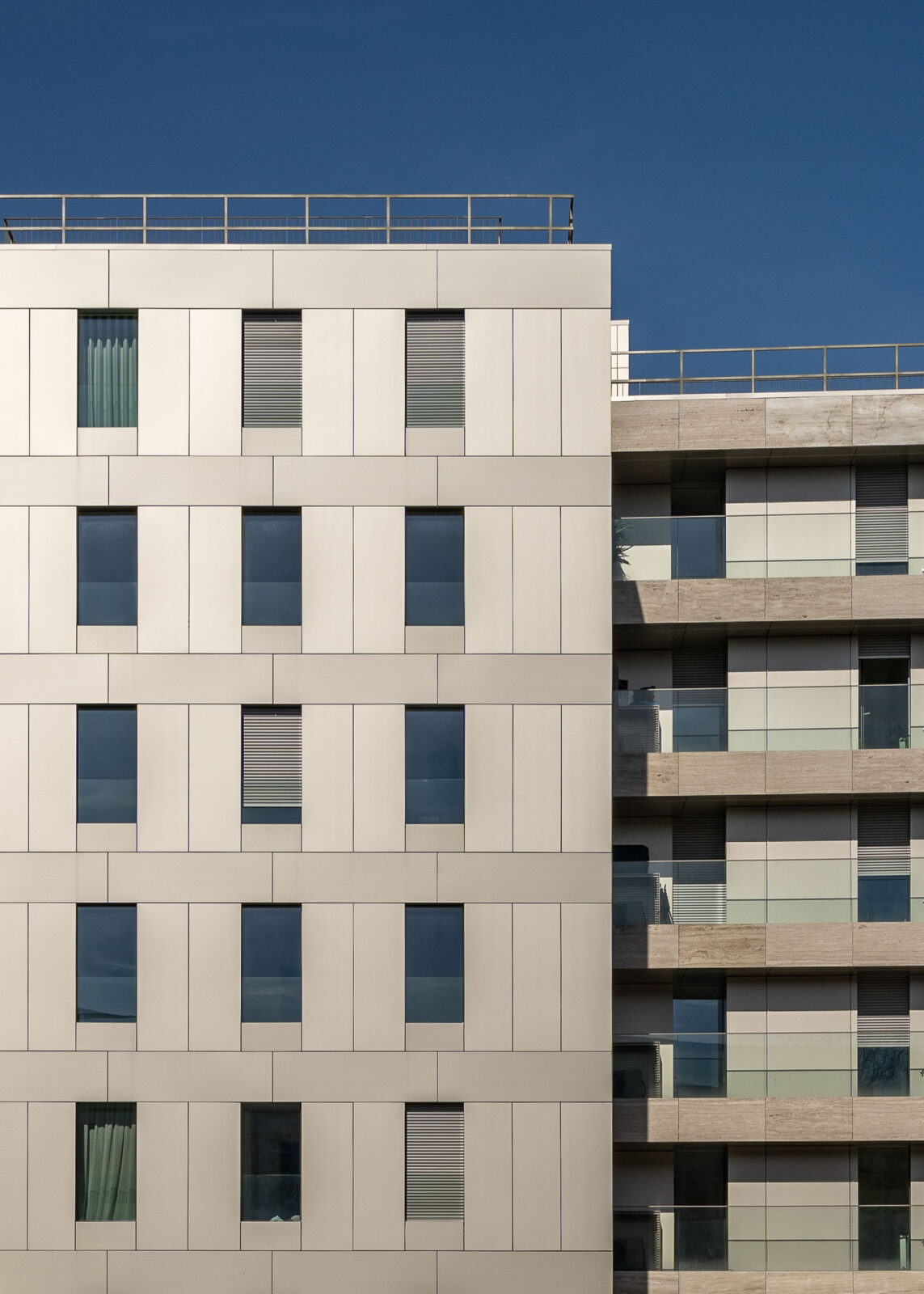 mut: monsanto urban terrace | proyecto con panel composite STACBOND