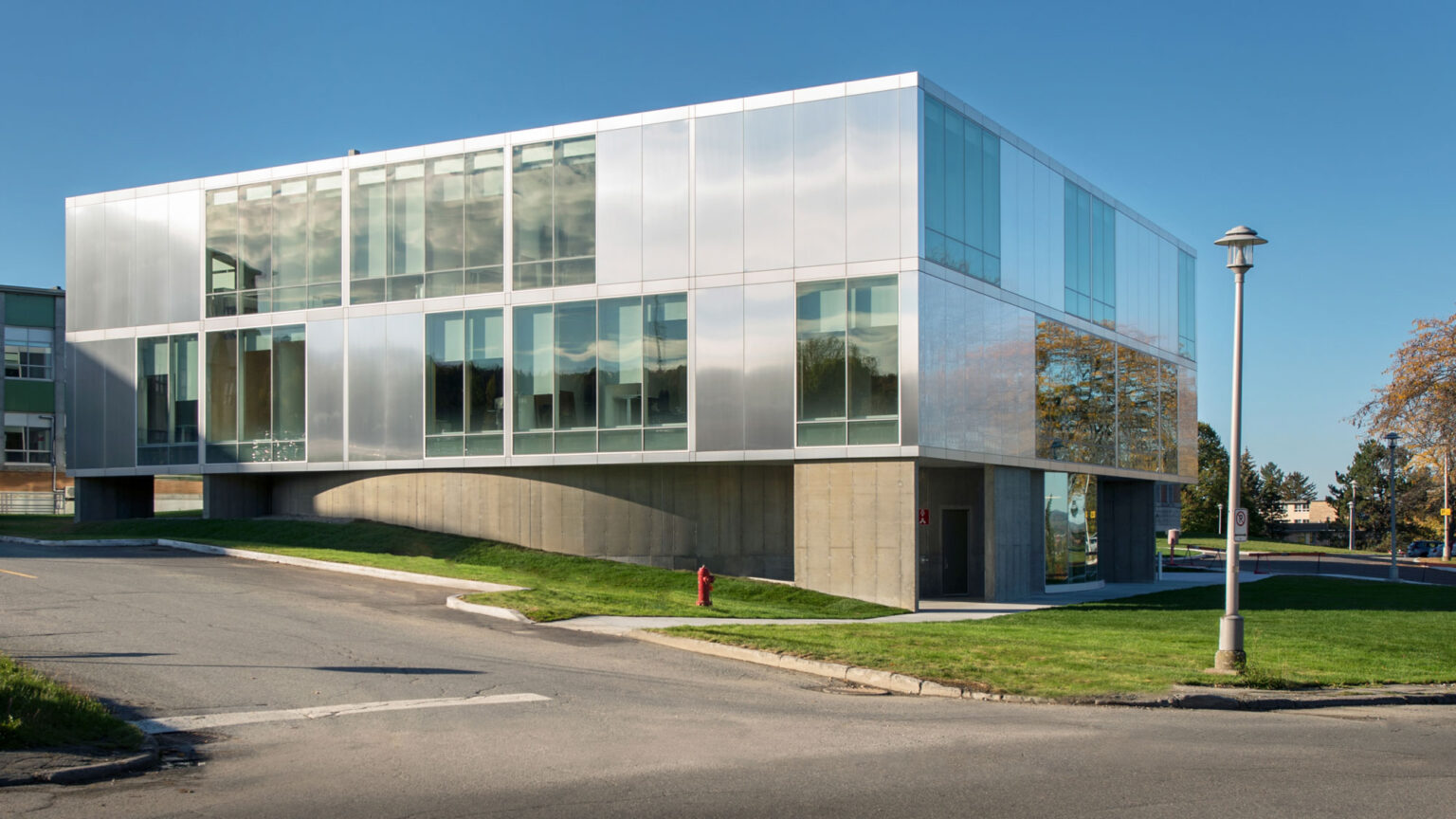 Institut Quantique | Sherbrooke University | STACBOND ventilated façade
