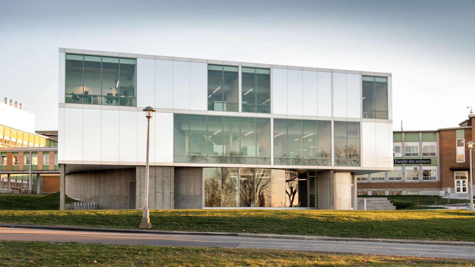 Institut Quantique | Sherbrooke University | STACBOND ventilated façade