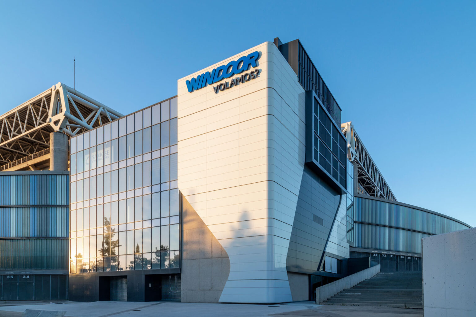 Windoor wind tunnel | Project using STACBOND composite panels
