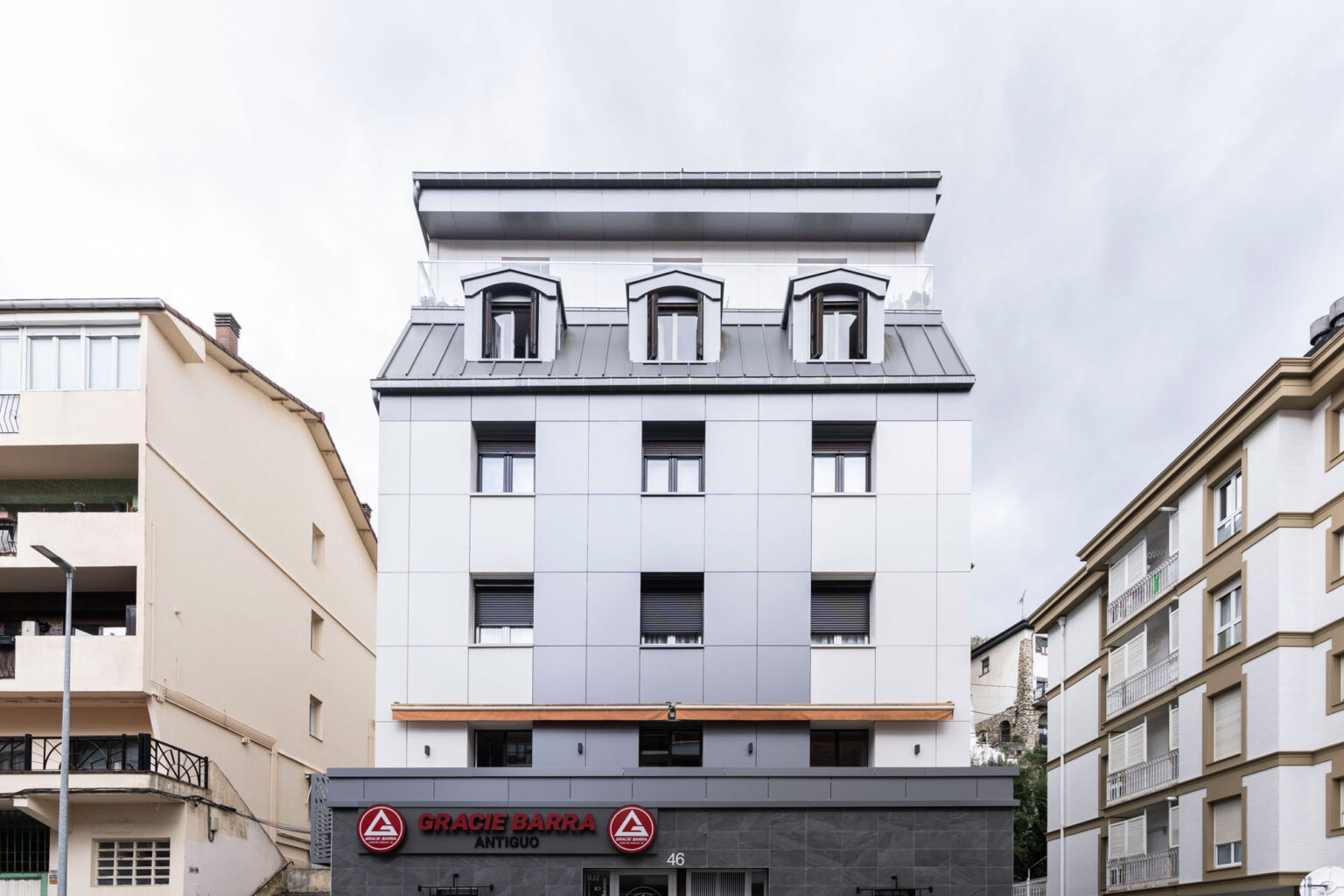 Finish for STACBOND composite panel | Grey metallic