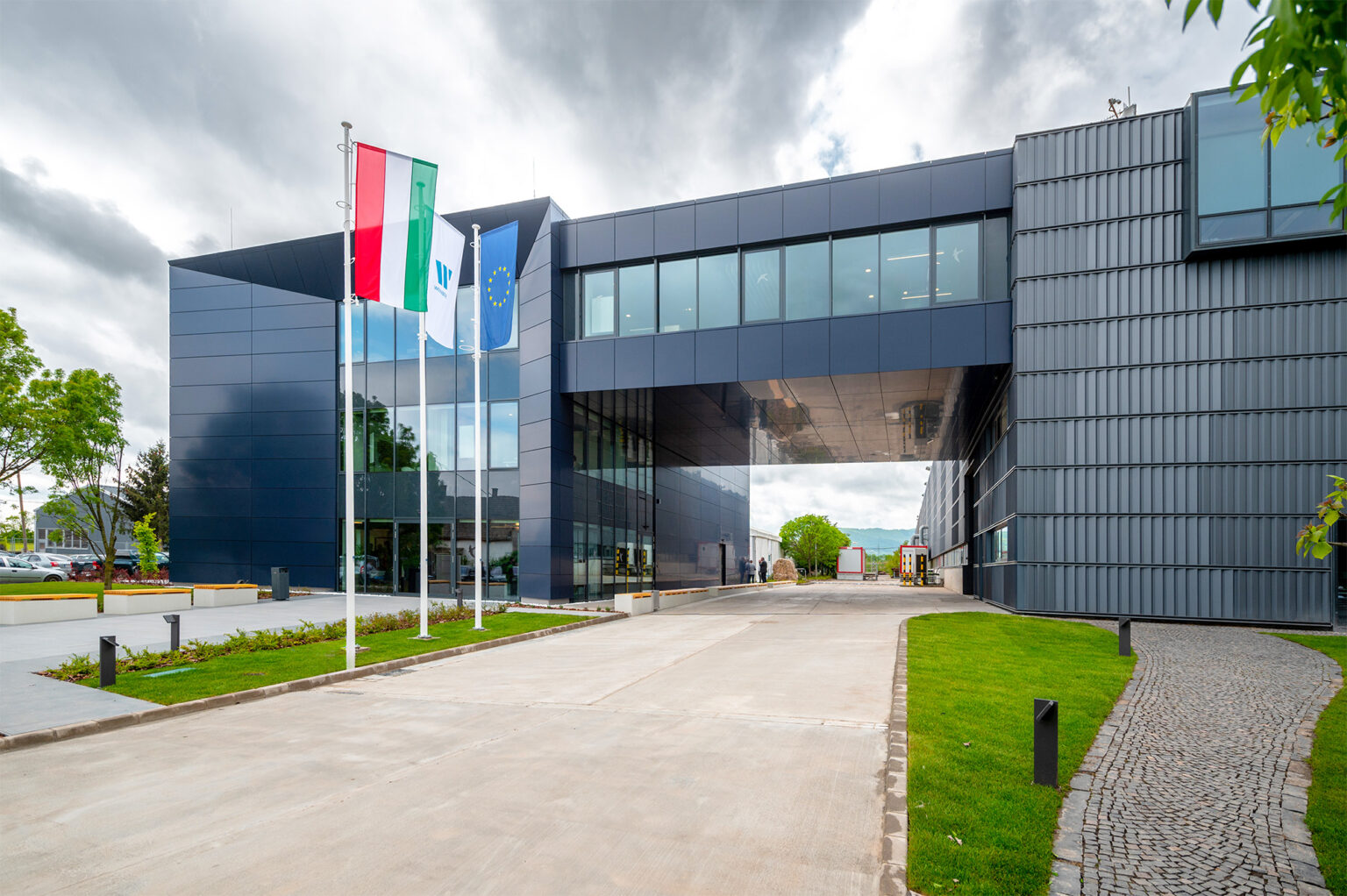 Weinberg Headquarters - STACBOND