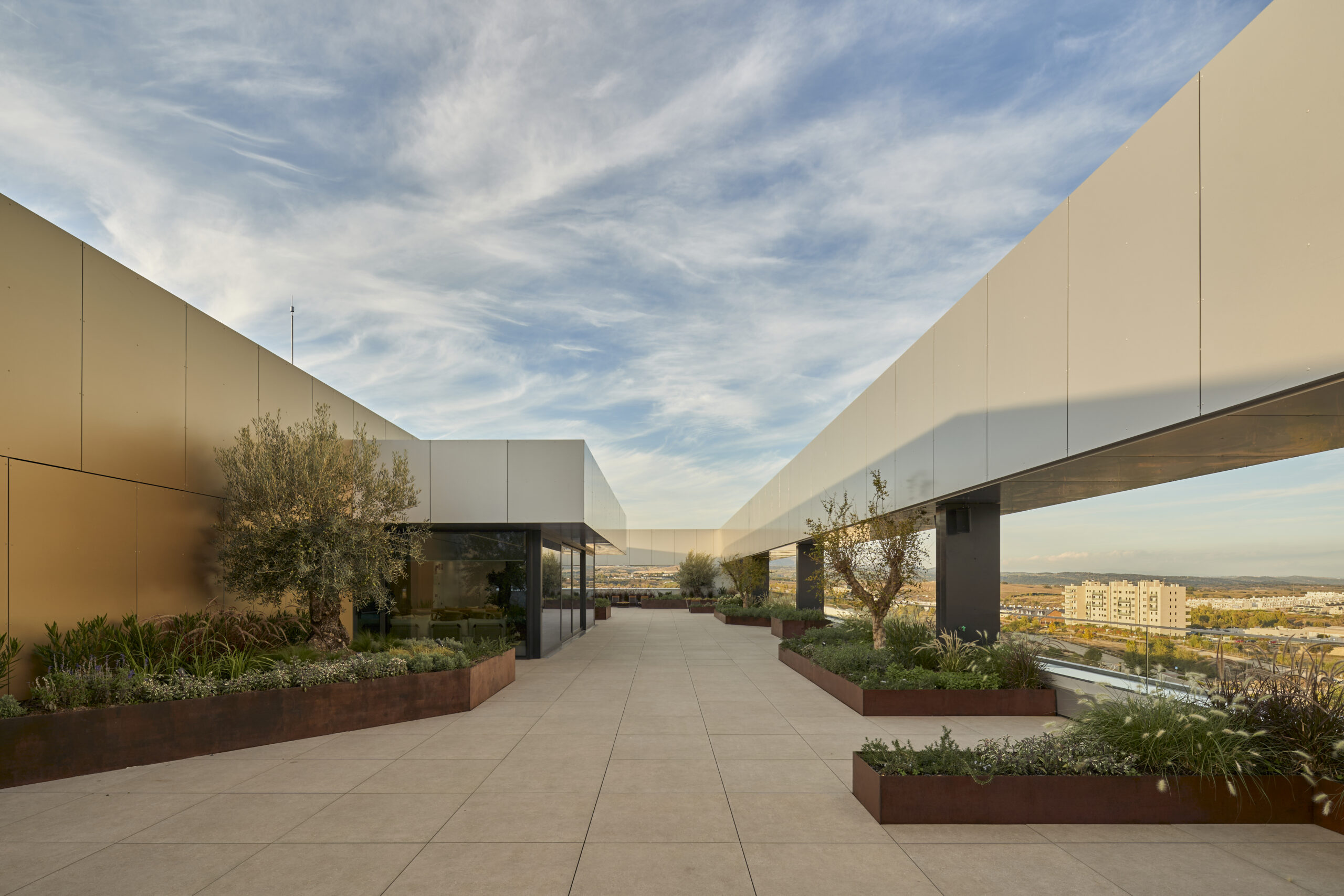 Aluminum composite panel applications: uses and advantages in architecture